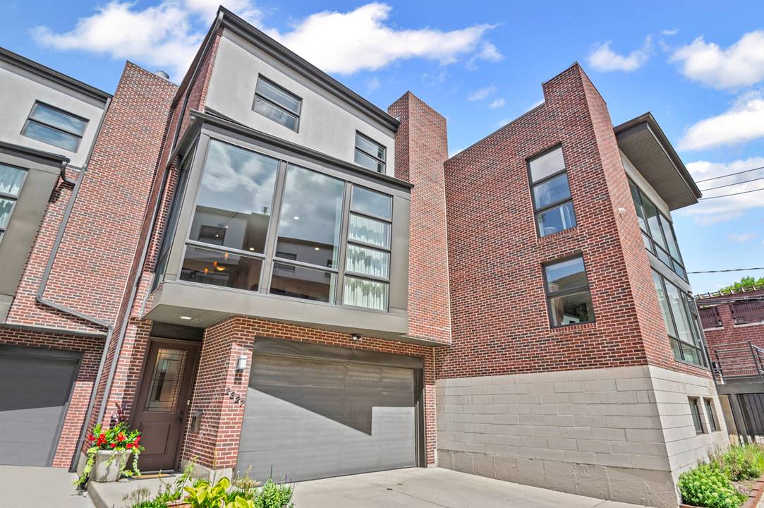 2327 N Bosworth, Chicago, IL 60614 - Lincoln Park