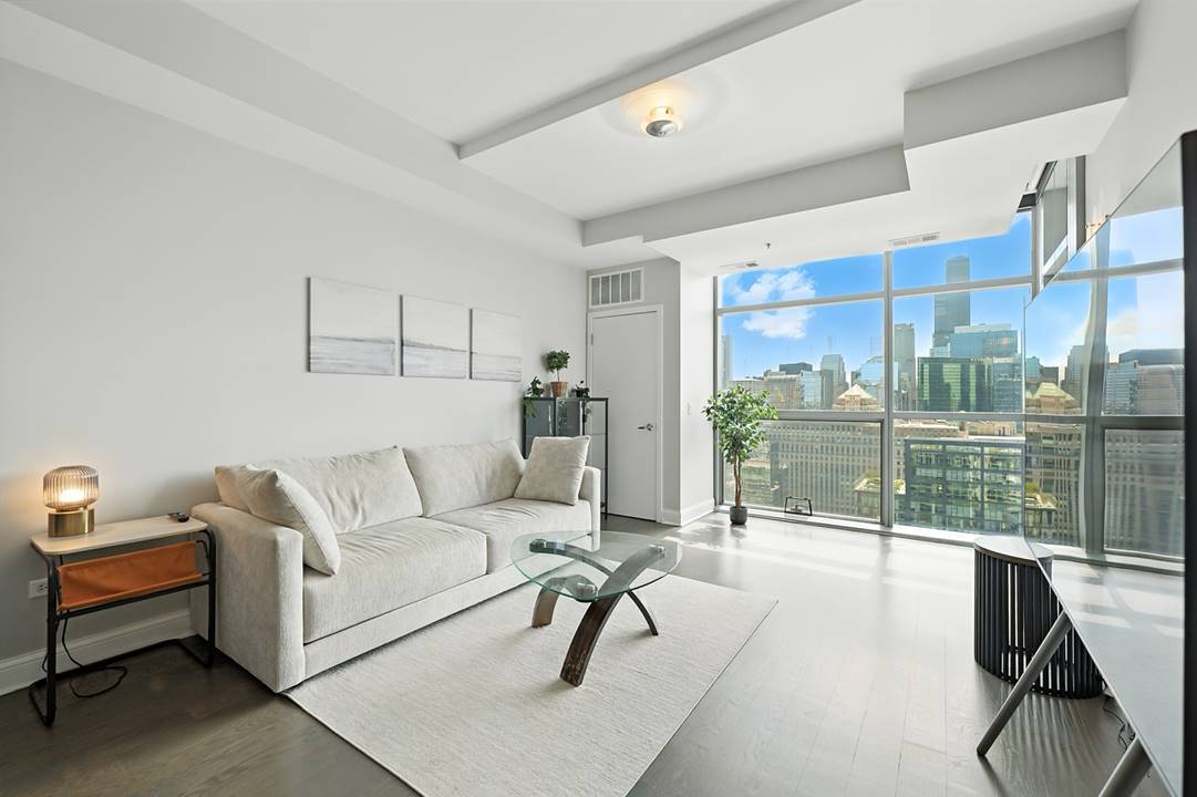 303 W Ohio, Unit 3305, Chicago, IL 60654 - River North