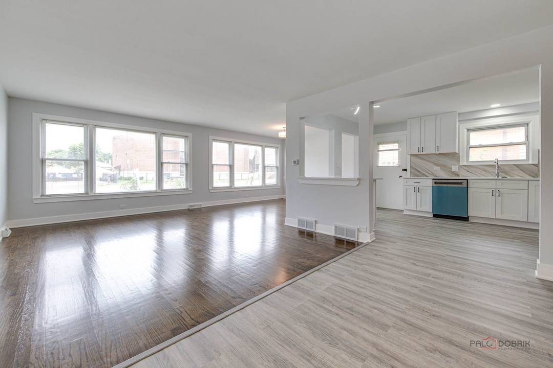 5131 Touhy, Skokie, IL 60077