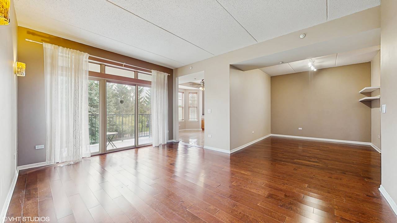 720 Prestwick, Unit 207, Wheeling, IL 60090