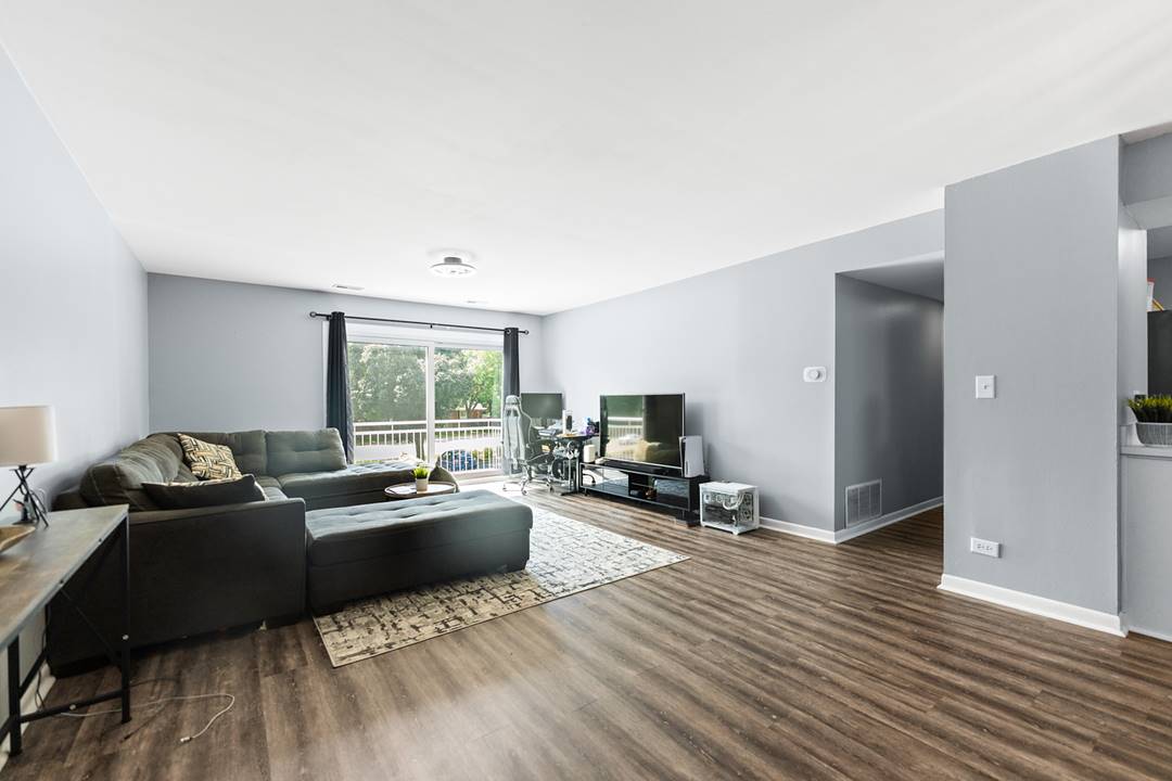 4602 Euclid, Unit 2A, Rolling Meadows, IL 60008