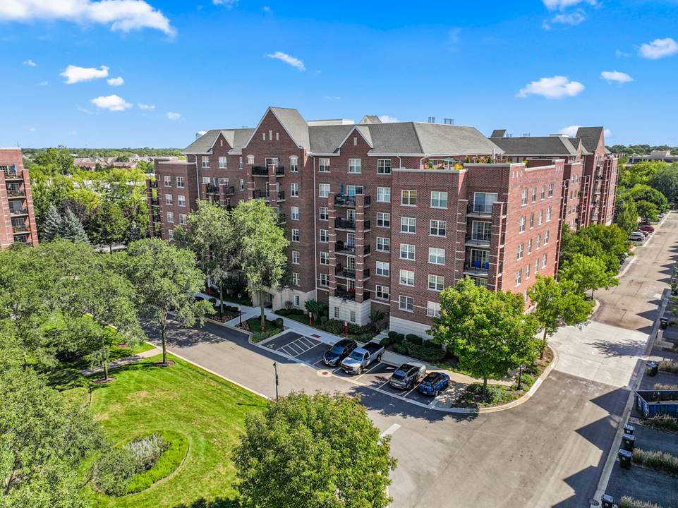 410 W Mahogany, Unit 609, Palatine, IL 60067