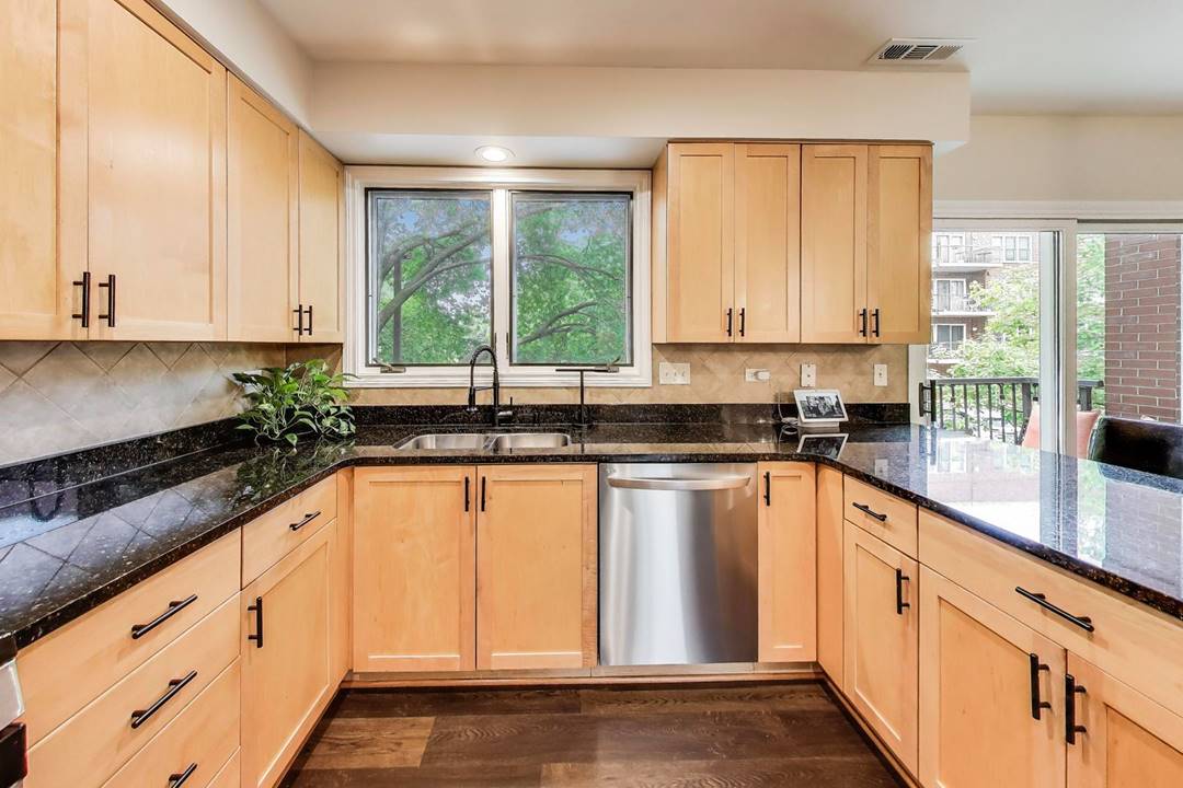 5148 Cleveland, Skokie, IL 60077