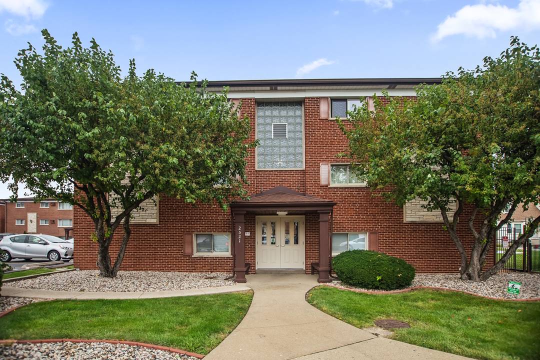 2521 N Thatcher, Unit 3A, River Grove, IL 60171