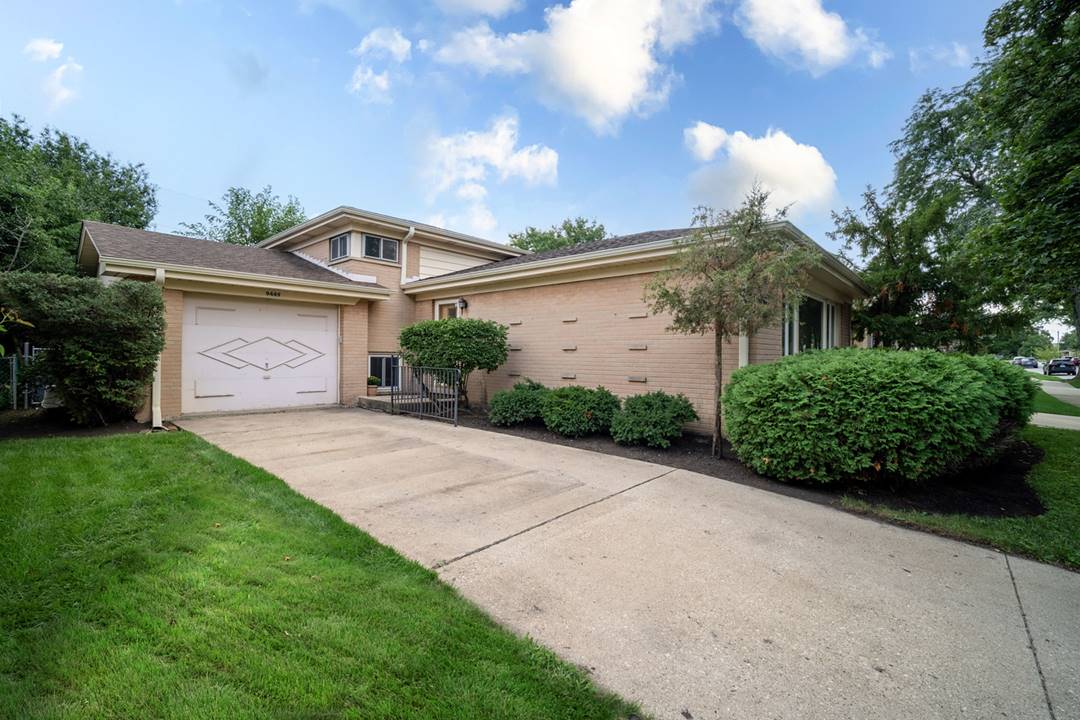 9449 Lavergne, Skokie, IL 60077