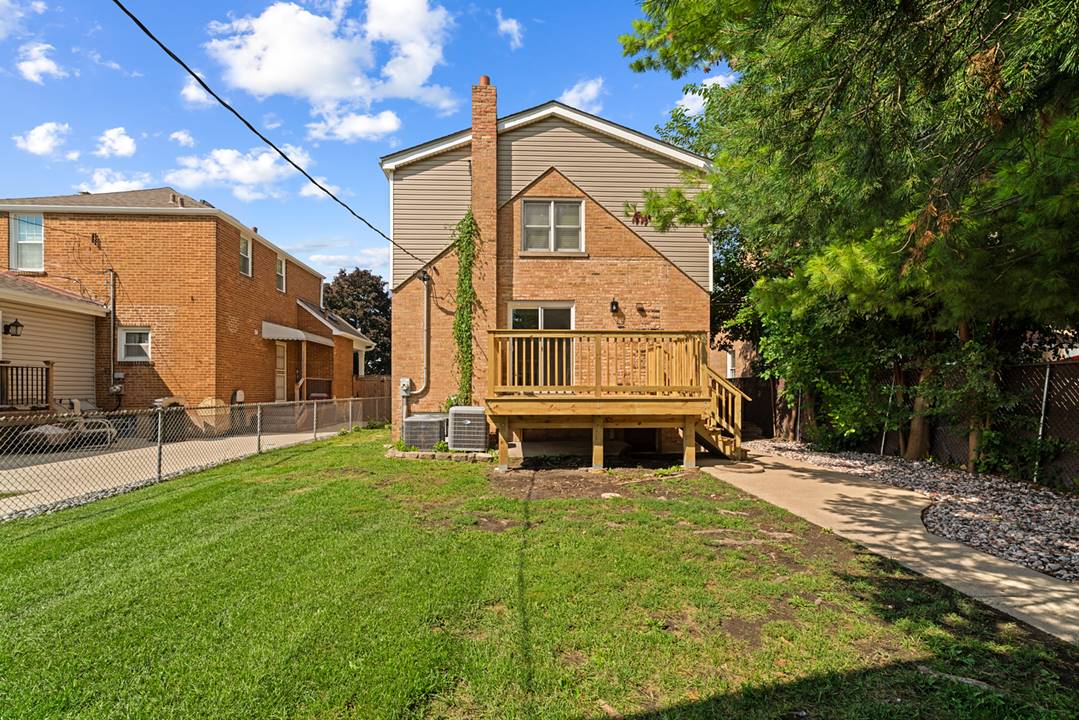 7617 W Gregory, Chicago, IL 60656 - Norwood Park