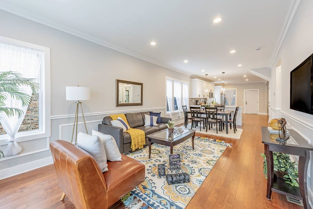 2336 Oak Park, Berwyn, IL 60402