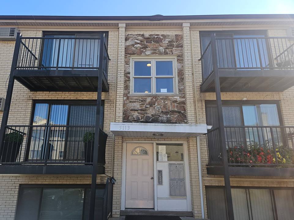 5113 N East River, Apt 2C, Chicago, IL 60656 - O'Hare