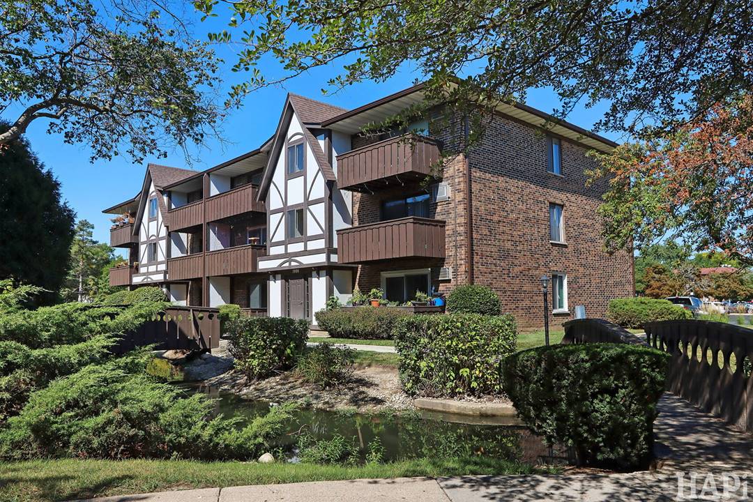 1000 Centurion, Unit 4, Vernon Hills, IL 60061