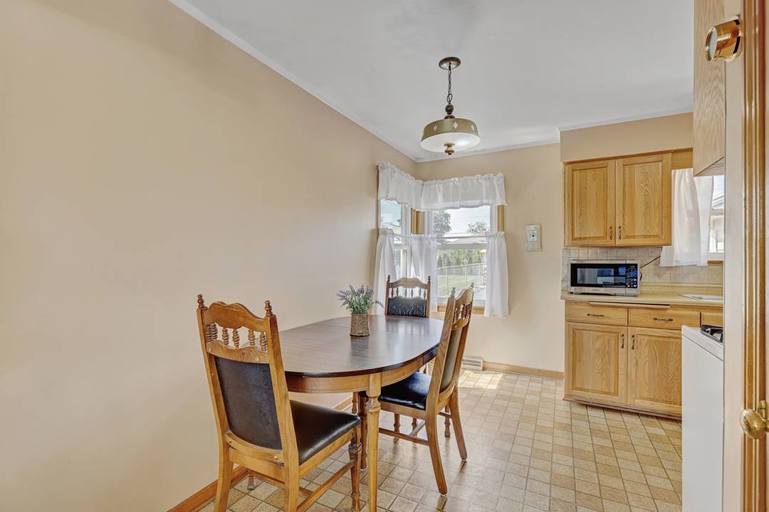 1038 Arthur, Berkeley, IL 60163