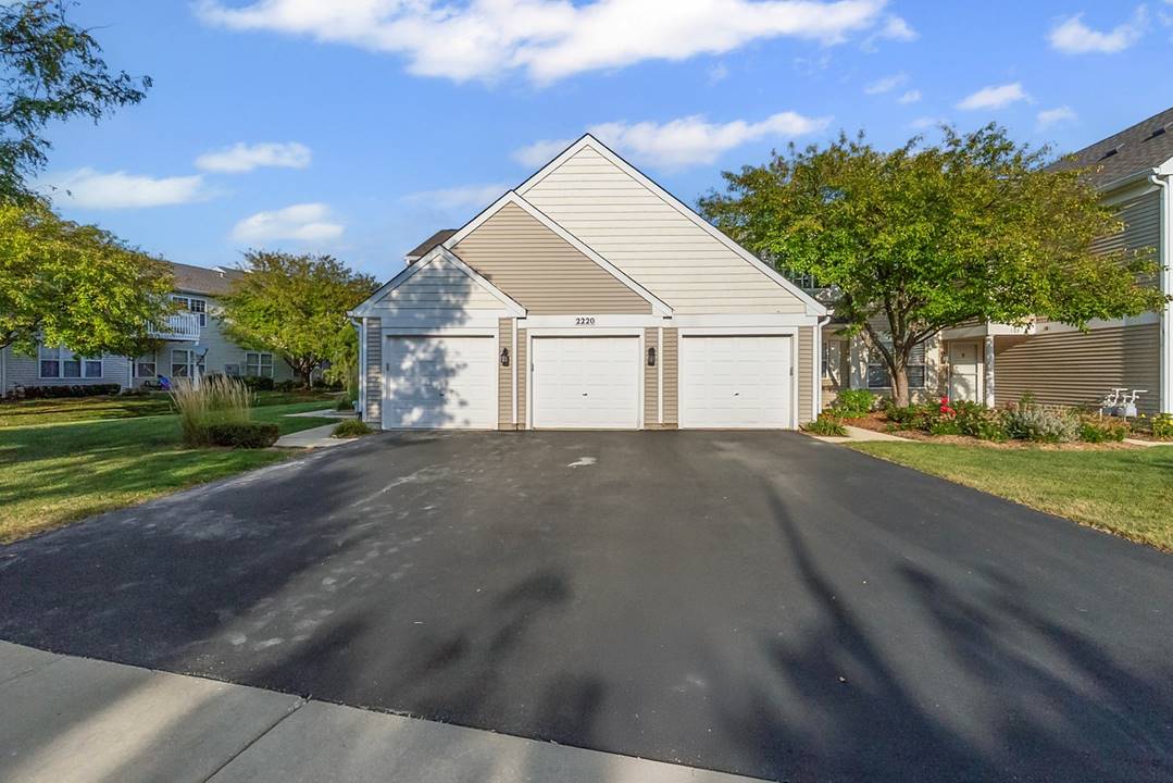 2220 Waterleaf, Unit 204, Naperville, IL 60564
