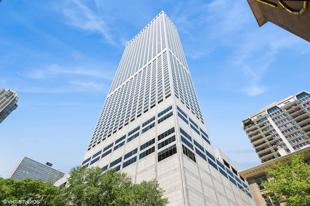 180 E Pearson, Unit 4407, Chicago, IL 60611 - Streeterville