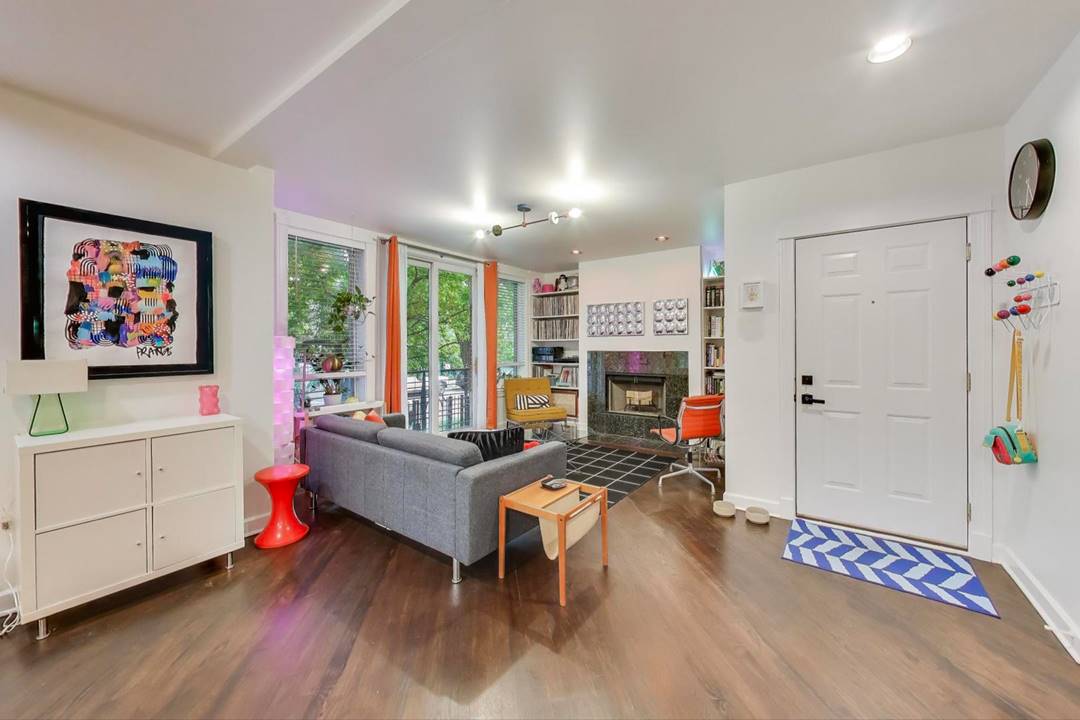 2418 W Moffat, Unit 1, Chicago, IL 60647 - Logan Square