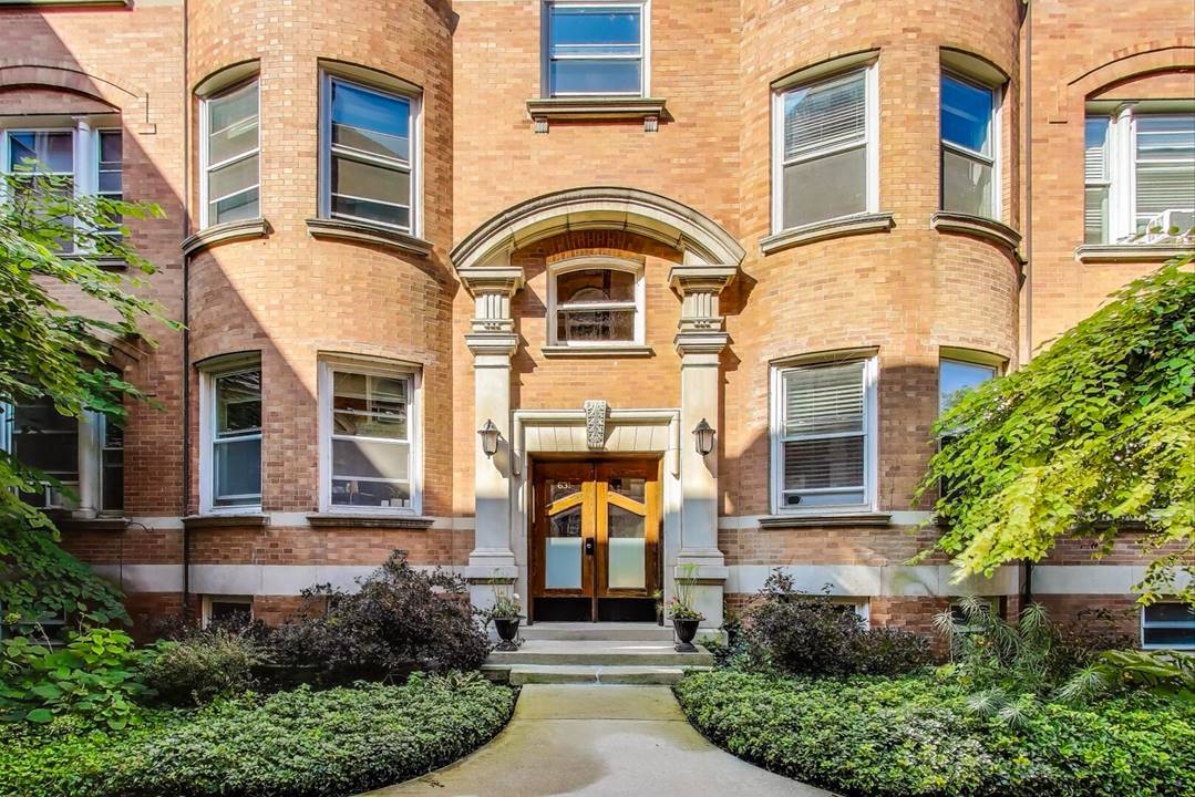 631 W Barry, Unit 3G, Chicago, IL 60657 - Lakeview