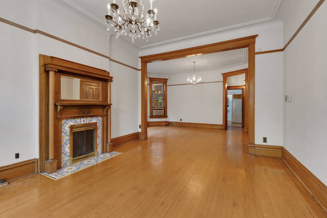 2113 W Concord, Chicago, IL 60647 - Bucktown