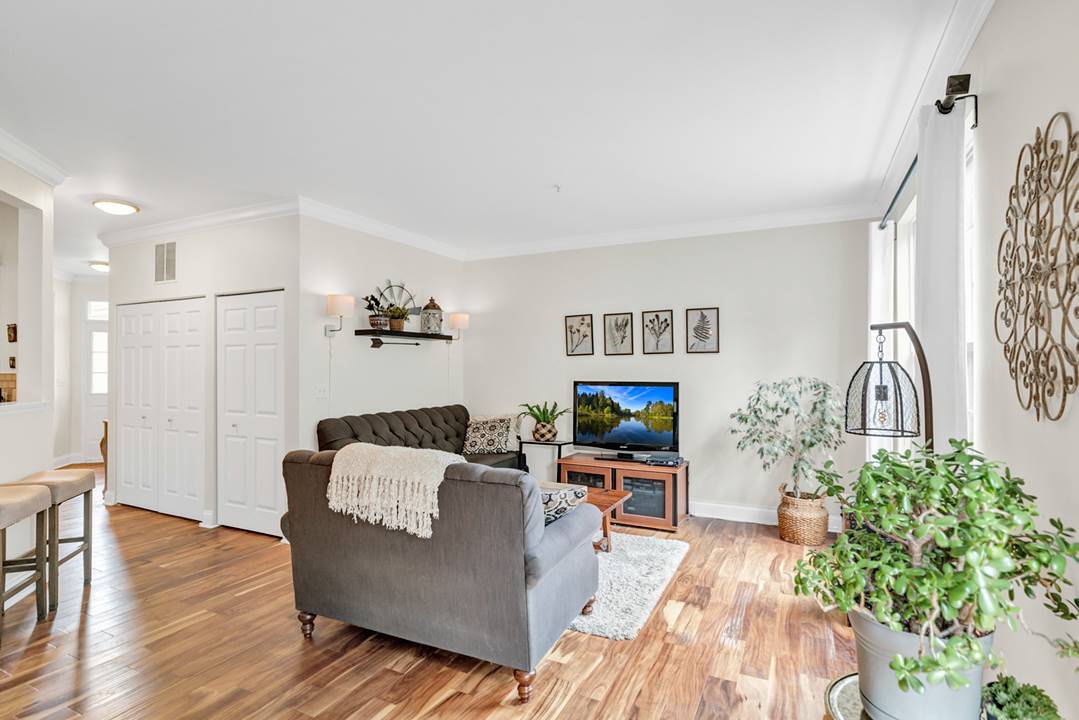 730 Stuarts, Unit 730, St. Charles, IL 60174