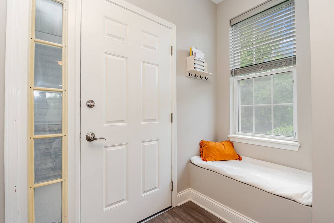 954 Genesee, Unit 954, Naperville, IL 60563