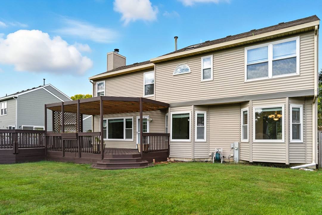 832 Brandt, Lake In The Hills, IL 60156