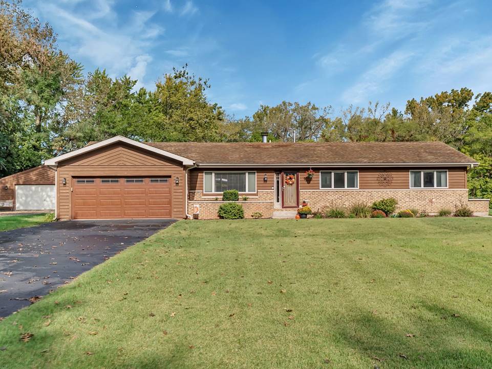5640 E North Prairie, Morris, IL 60450