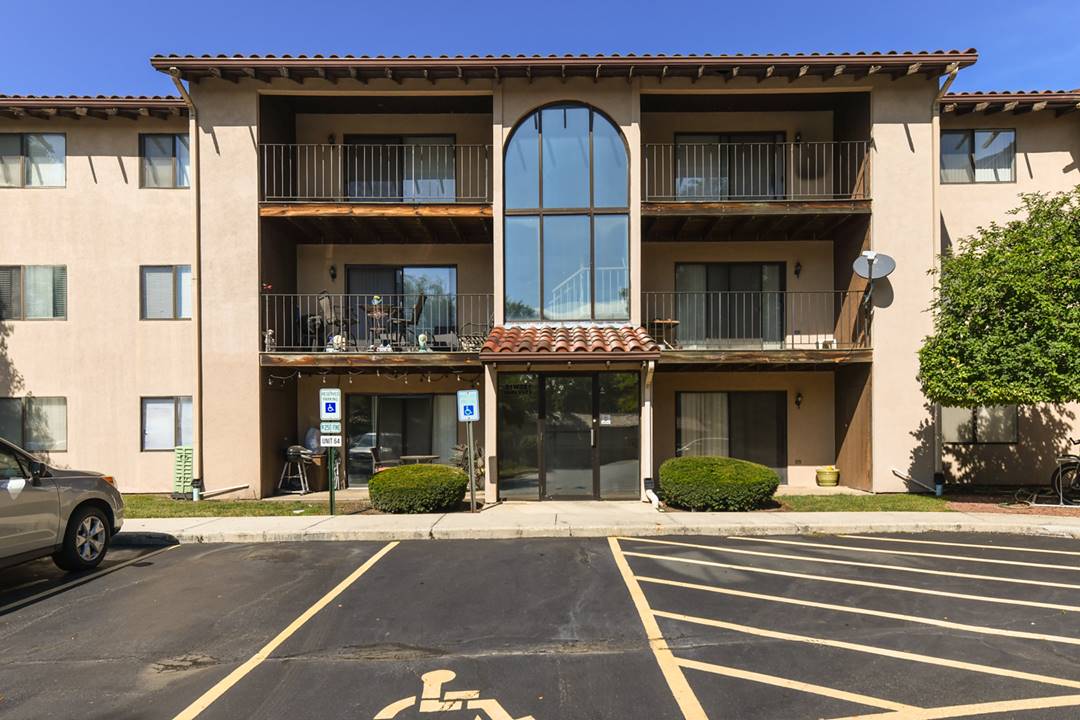 21W581 North, Unit 71, Lombard, IL 60148