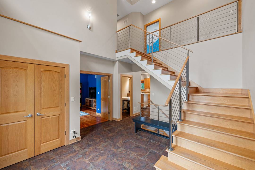 5546 Laurel, La Grange Highlands, IL 60525