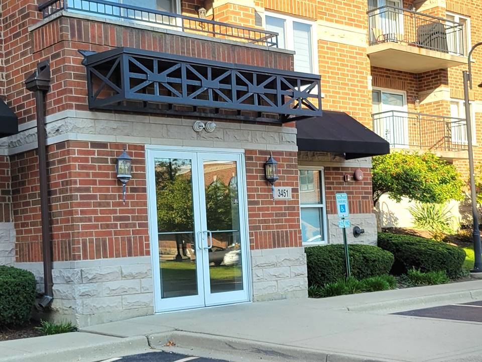 3451 N Carriageway, Apt 203, Arlington Heights, IL 60004