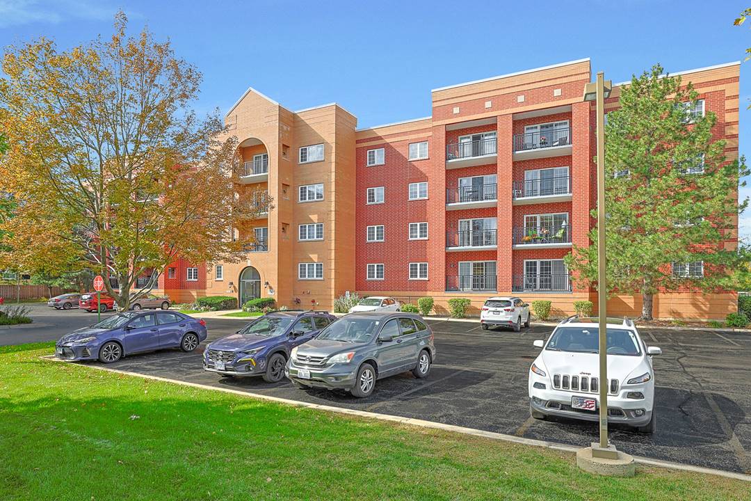 55 S Hale, Unit 109, Palatine, IL 60067