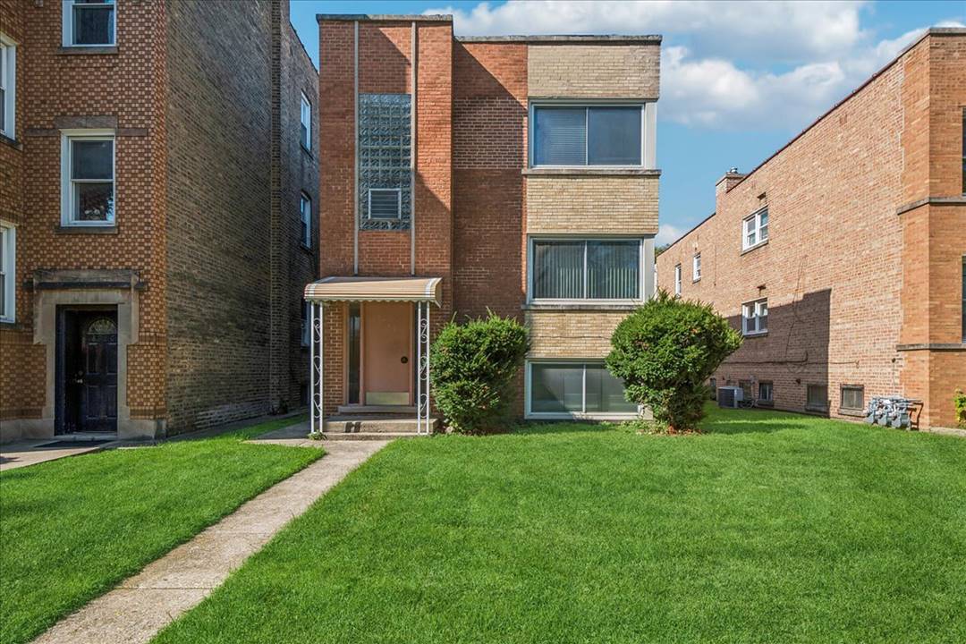 8940 Lamon, Skokie, IL 60077