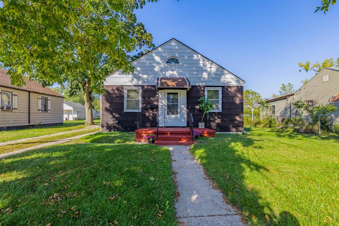 782 Campbell, Calumet City, IL 60409