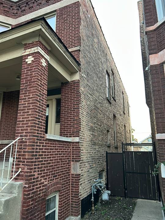 2114 Highland, Berwyn, IL 60402