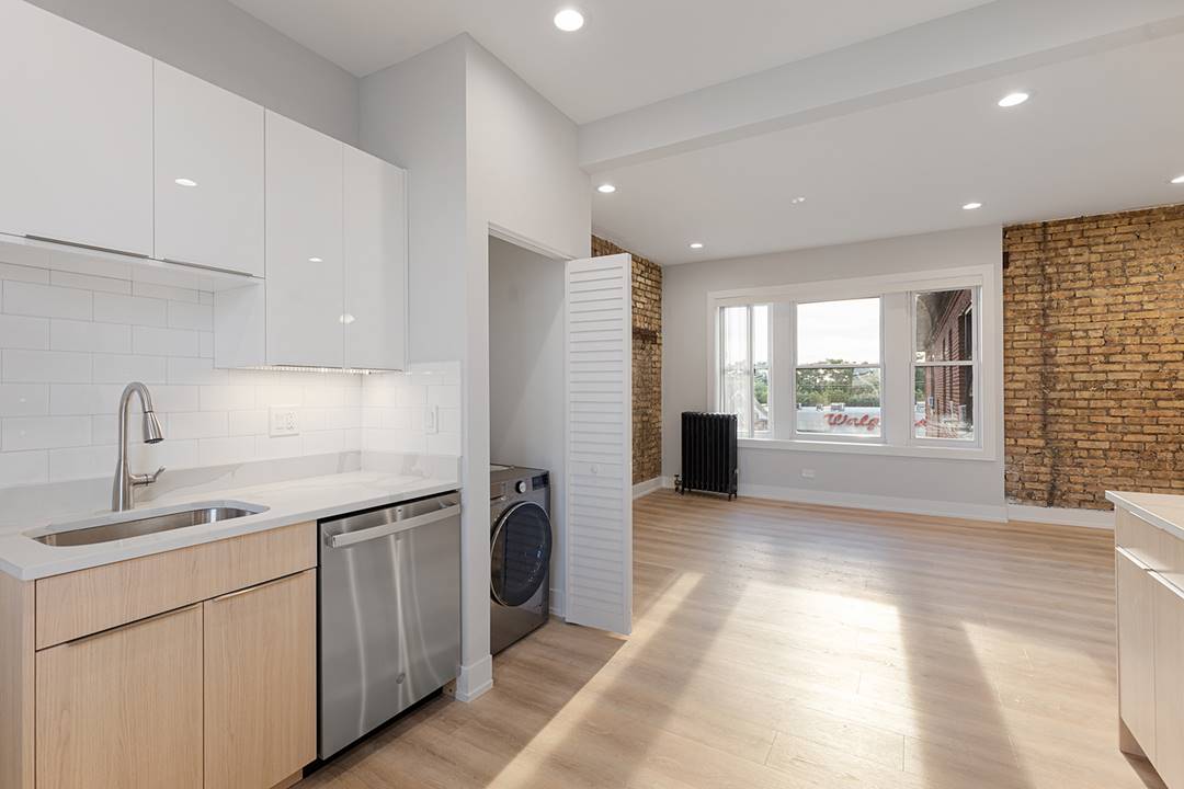 7423 N Clark, Apt 2, Chicago, IL 60626 - Rogers Park