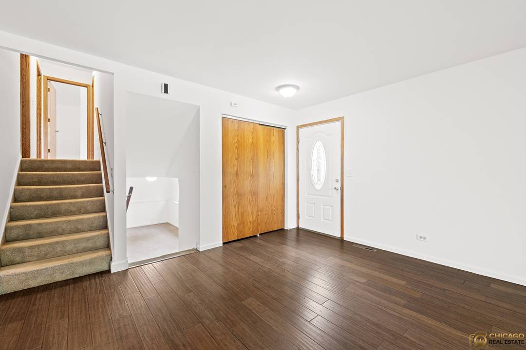 26235 N Acorn, Mundelein, IL 60060