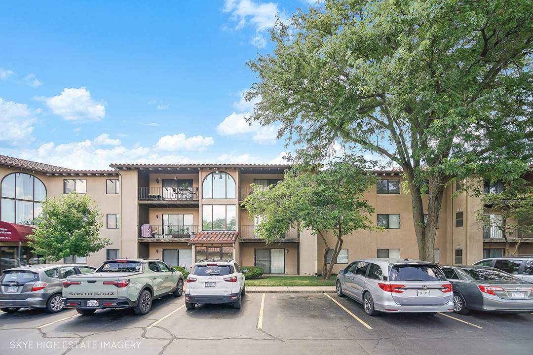 21W581 North, Unit 30, Lombard, IL 60148
