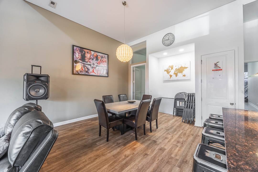 1002 W Lake, Apt 2, Chicago, IL 60607 - West Loop