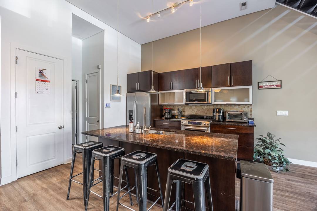 1002 W Lake, Apt 2, Chicago, IL 60607 - West Loop