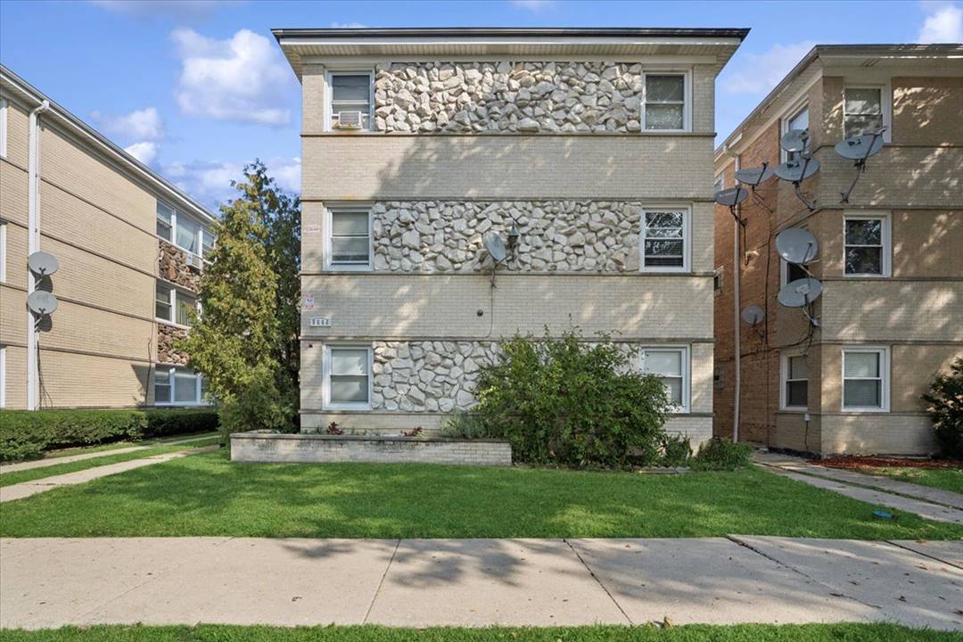 8646 W Berwyn, Unit 1N, Chicago, IL 60656 - O'Hare