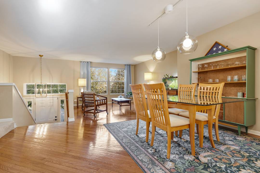 2451 Anna, Elgin, IL 60124