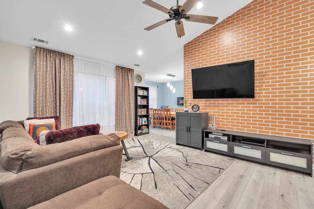 759 Sterling, Unit A2, Bartlett, IL 60103