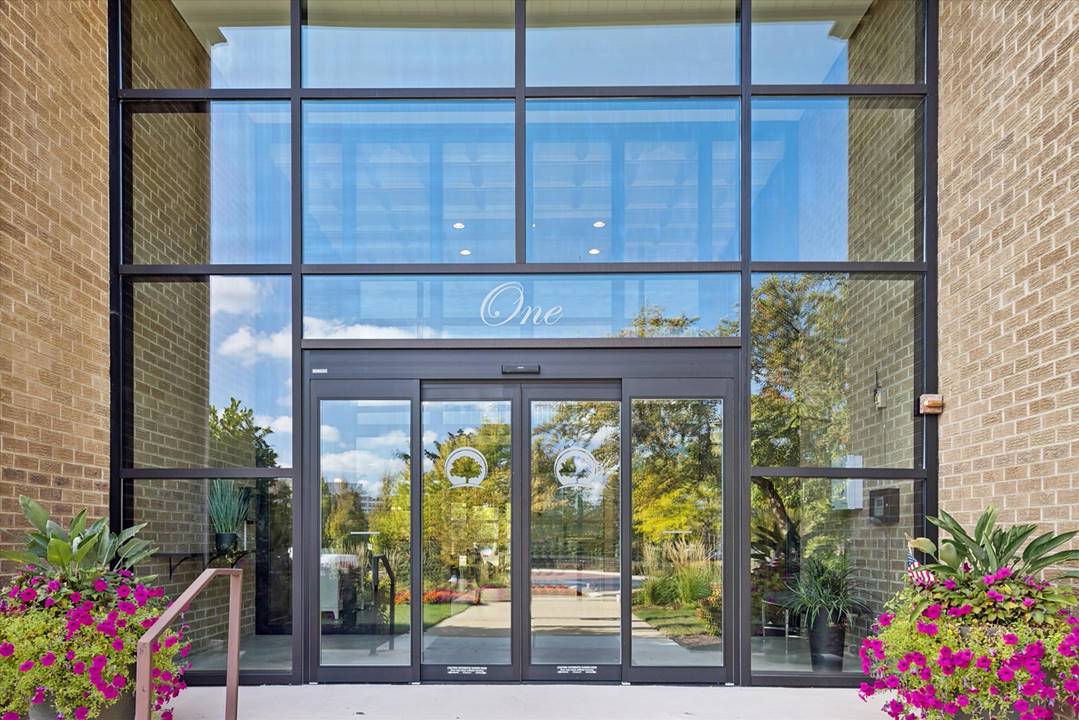 1 Oak Brook Club, Unit A312, Oak Brook, IL 60523
