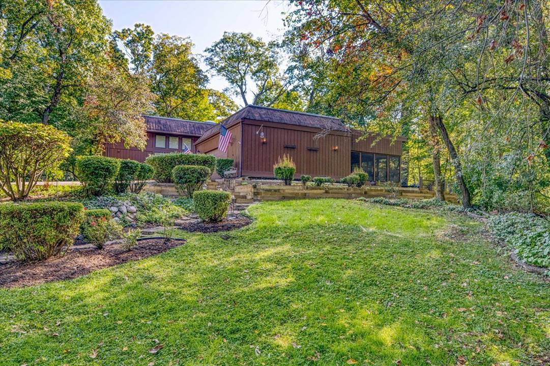 5N380 Ronsu, St. Charles, IL 60175