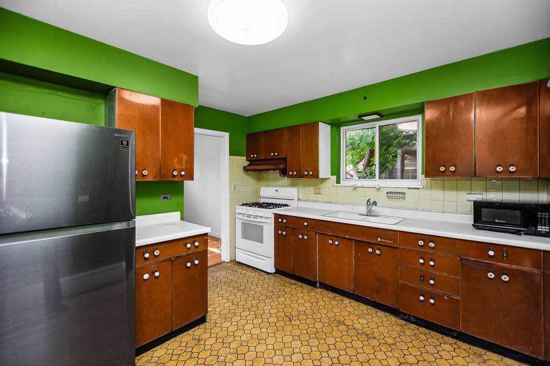 3452 Main, Skokie, IL 60076