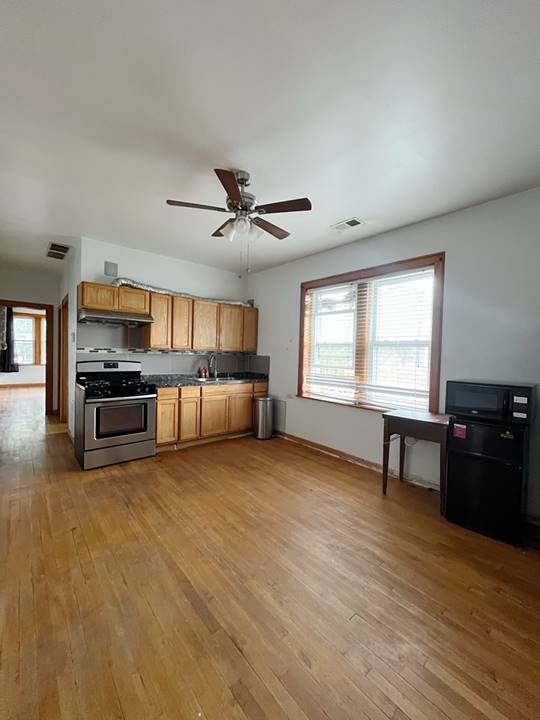 2724 W Pope John Paul Ii, Apt 2F, Chicago, IL 60632 - Brighton Park