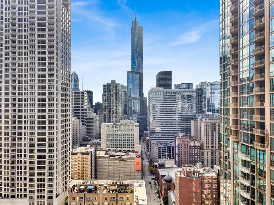 30 E Huron, Apt 3204, Chicago, IL 60611 - River North