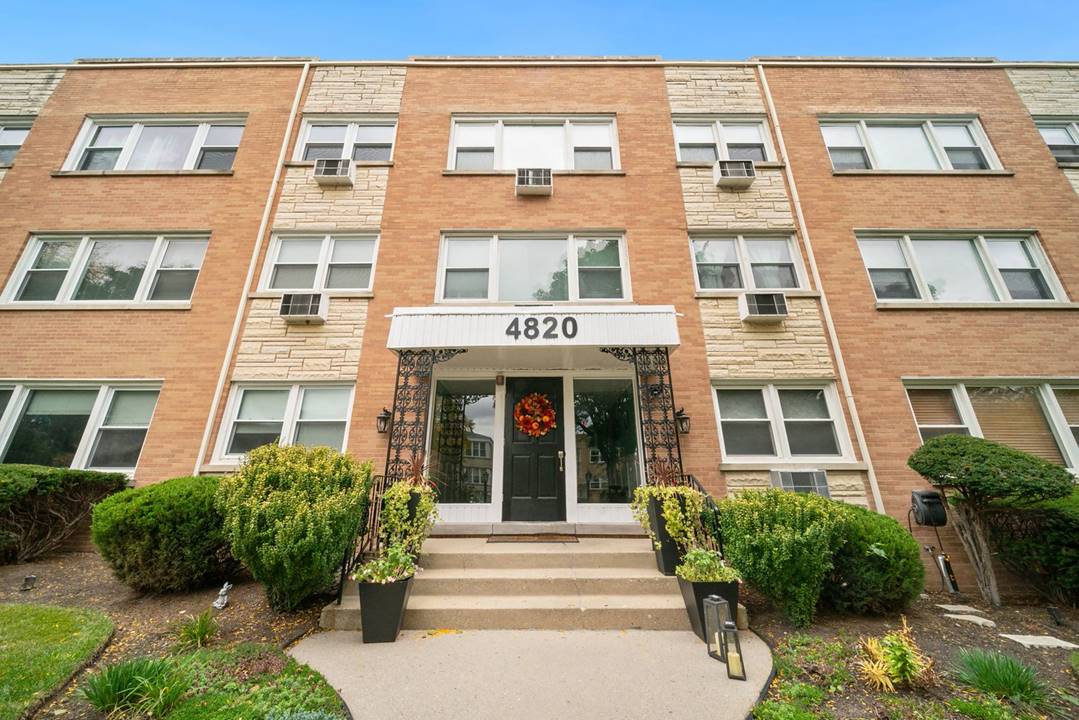 4820 Conrad, Unit 101, Skokie, IL 60077