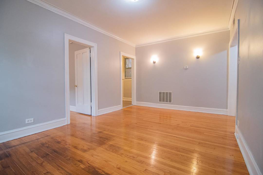 2056 W Arthur, Apt 1W, Chicago, IL 60645 - West Ridge