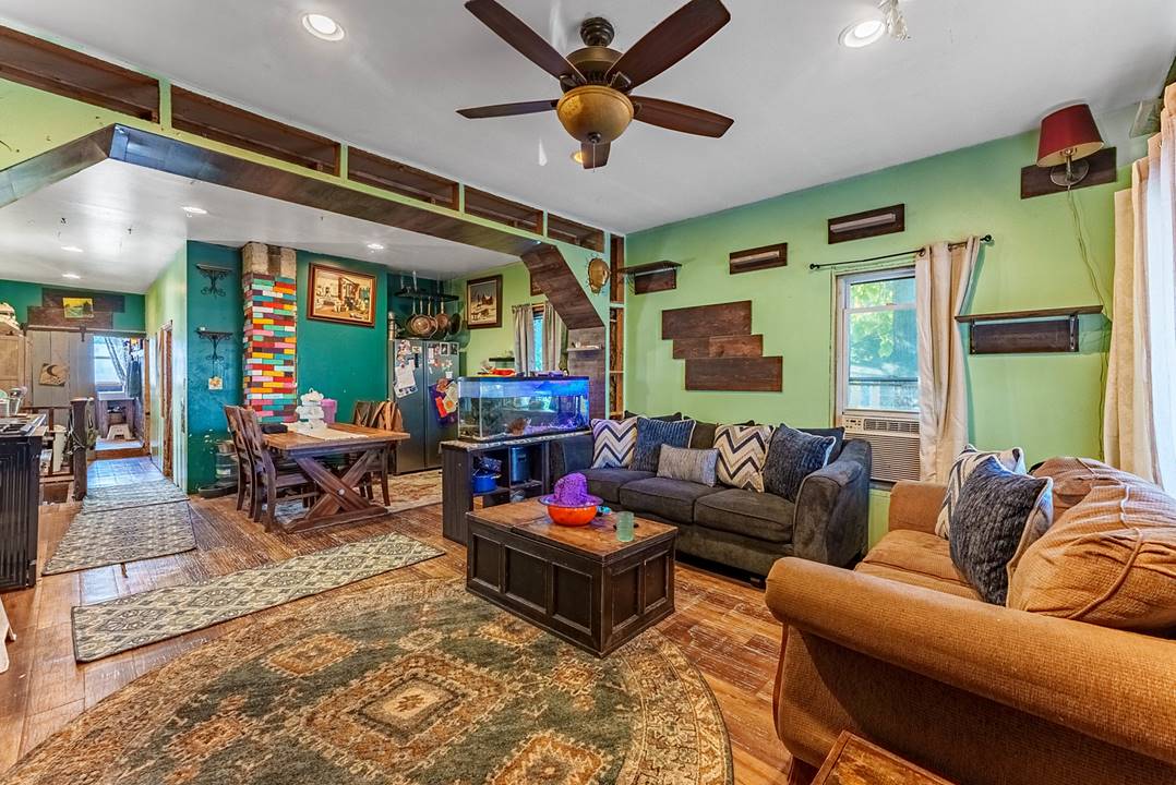 256 Mcroberts, Joliet, IL 60432