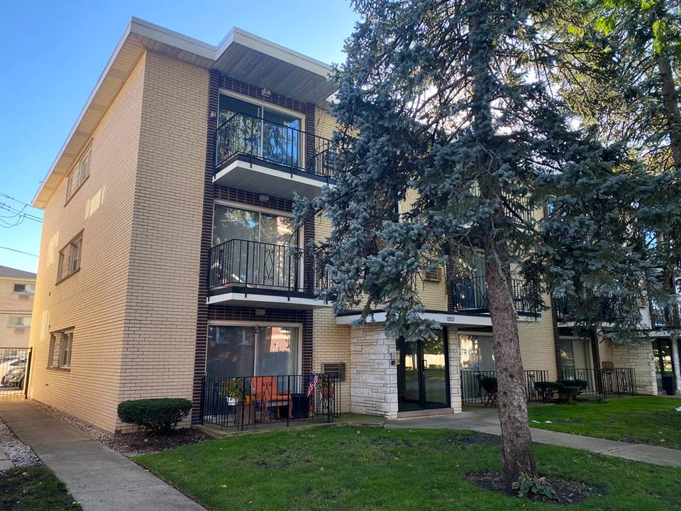 1353 Perry, Unit 6, Des Plaines, IL 60016