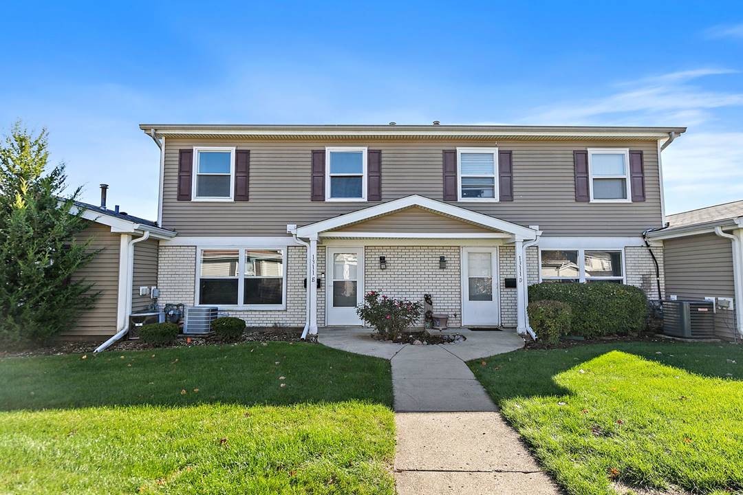1311 Kingsbury, Apt E, Hanover Park, IL 60133