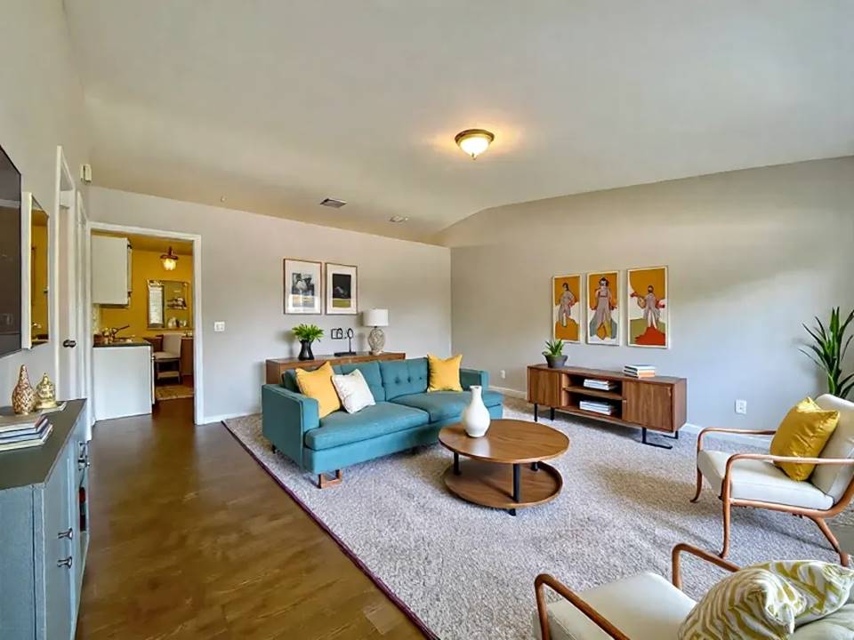 317 E Schaumburg, Streamwood, IL 60107