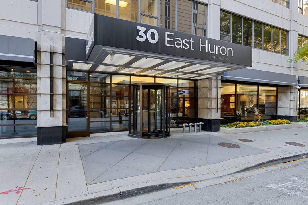 30 E Huron, Unit 3410, Chicago, IL 60611 - River North
